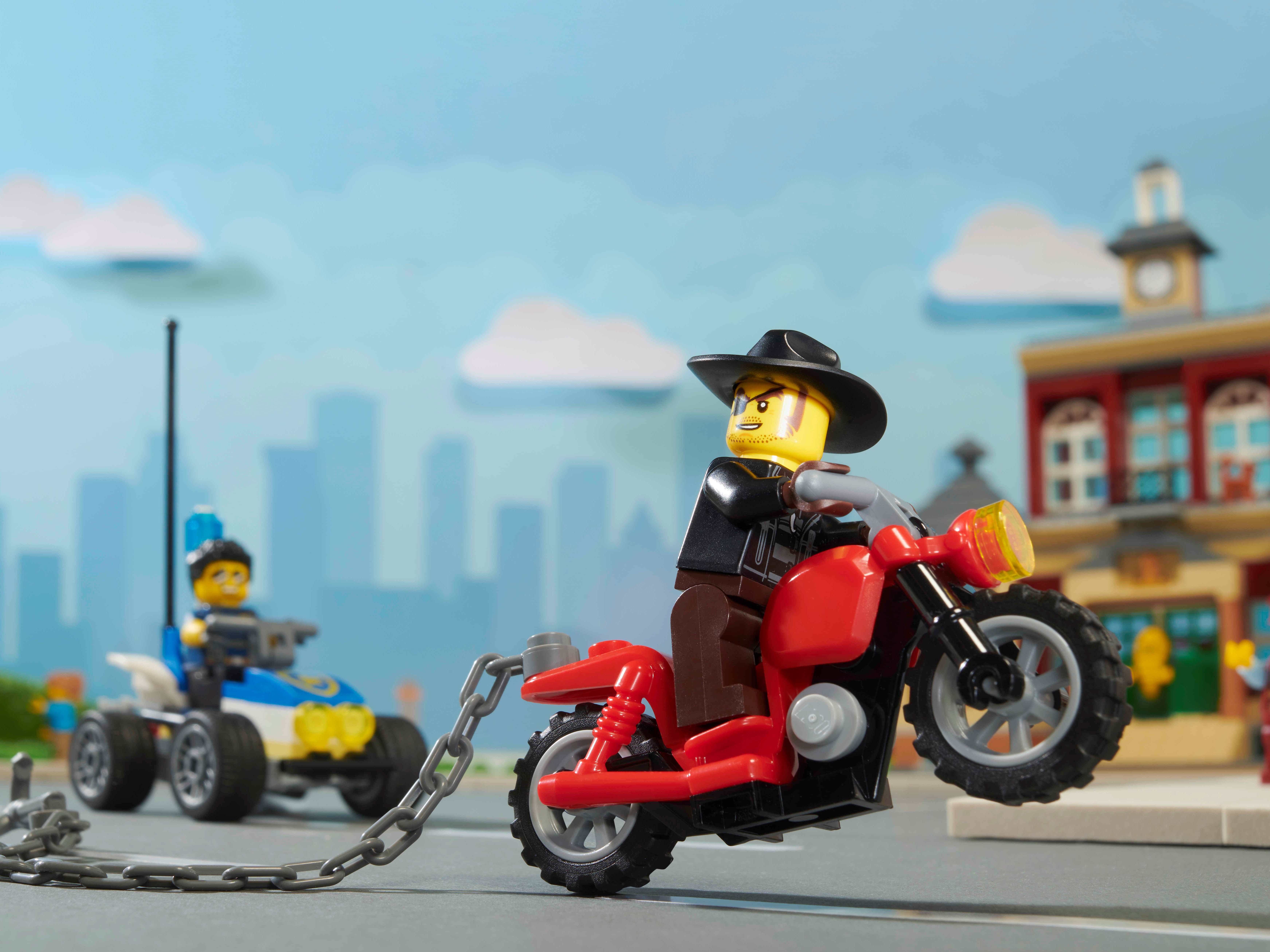 Main Square 60271 | City | Buy online at the Official LEGO® Shop US