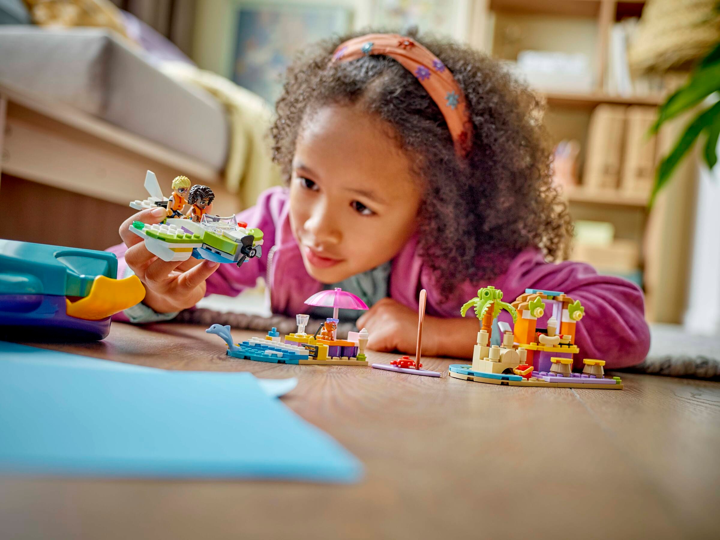 Creative Beach and Travel Suitcase 42672 | Friends | Buy online at the ...