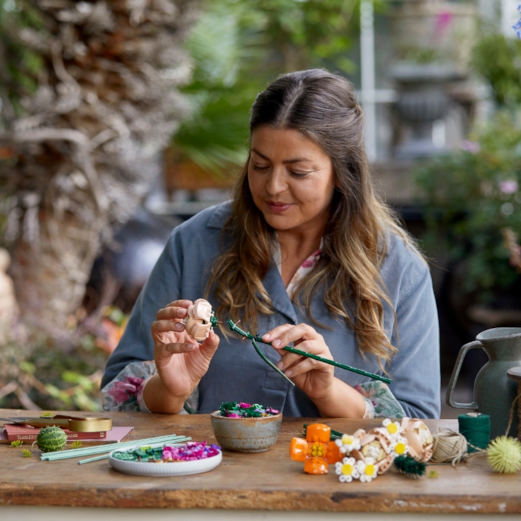 Unique DIY Mother’s Day Gifts | Official LEGO® Shop GB