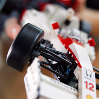 A Look at the LEGO® McLaren Formula 1™ Race Car Set | Official LEGO ...