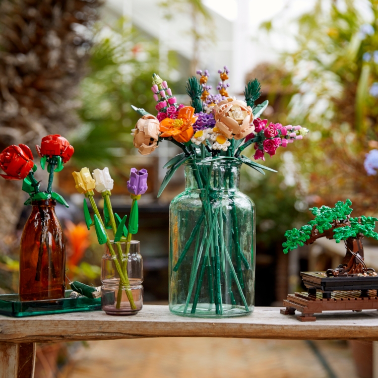 Explore LEGO® Special Occasion Flowers | Official LEGO® Shop SK