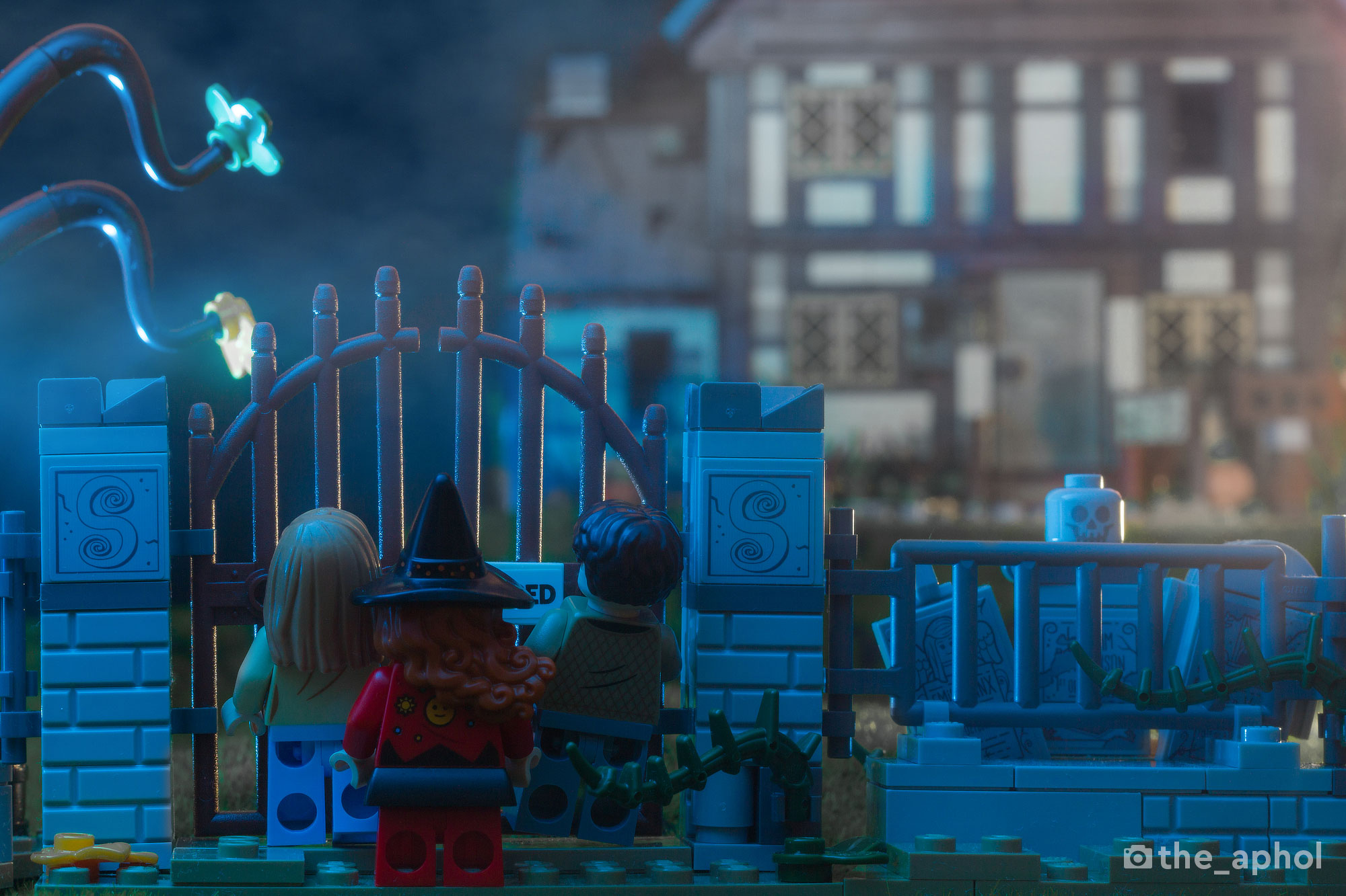 Recreate the best scenes from Hocus Pocus with the LEGO® Ideas set ...
