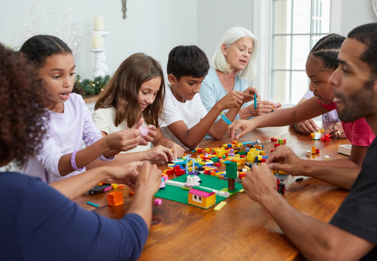 The Best Festive LEGO® Activities for the Whole Family | Official LEGO® IN