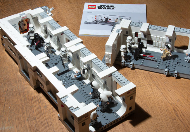 Create an Epic LEGO® Star Wars™ MOC with the Boarding the Tantive IV ...
