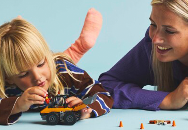 How Imaginative Play Helps Your Child Learn and Grow | Official LEGO ...