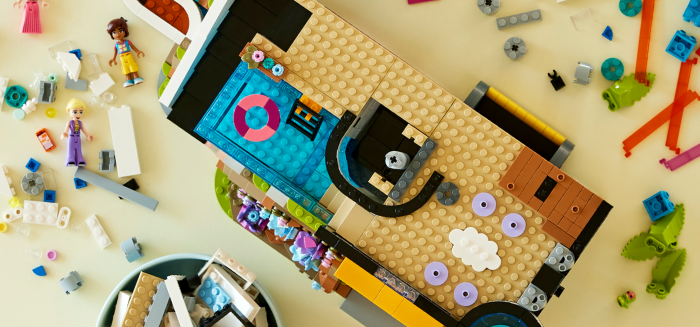 Fun activities to help kids build friendships | Official LEGO® ID