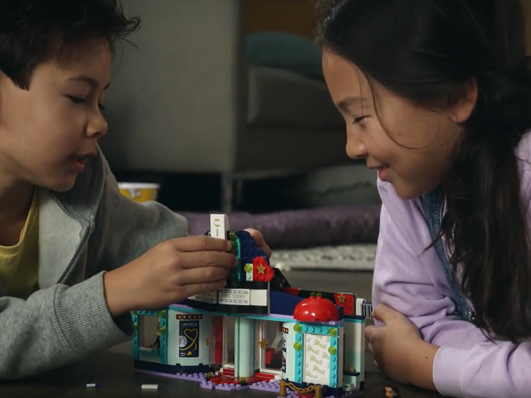 Heartlake City Movie Theater 41448 | Friends | Buy online at the ...