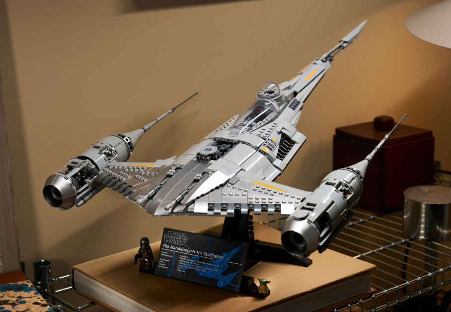 Discover the Ultimate Collector Series The Mandalorian N-1 Starfighter ...