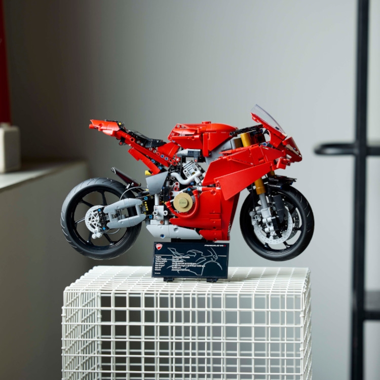 Valentine’s Day gifts for Him | Official LEGO® Shop IE