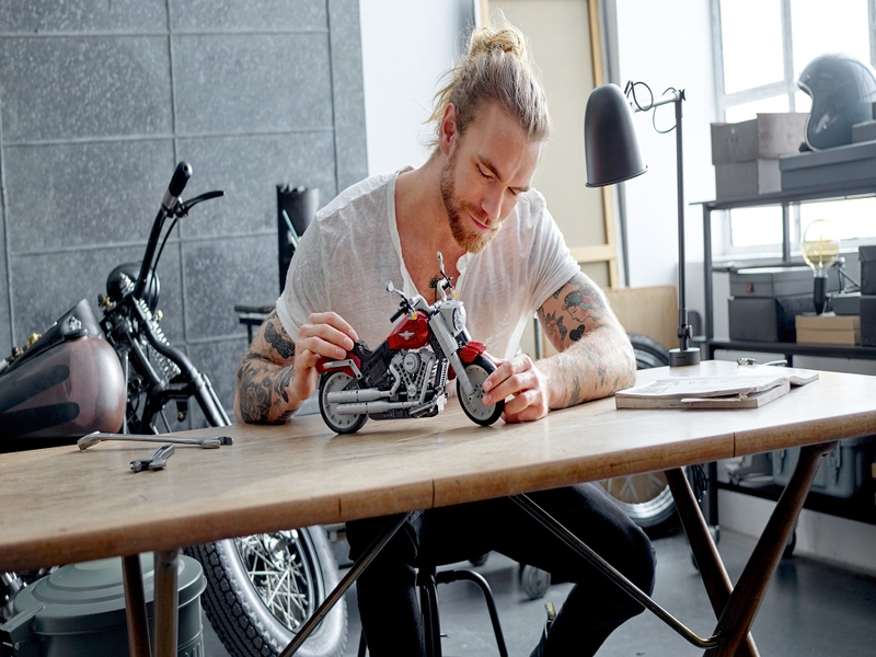 Harley-Davidson® Fat Boy® | LEGO® Creator Expert | Official LEGO® Shop US