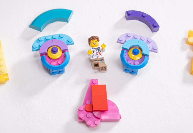 Perfect a LEGO® portrait | Official LEGO® Shop BE