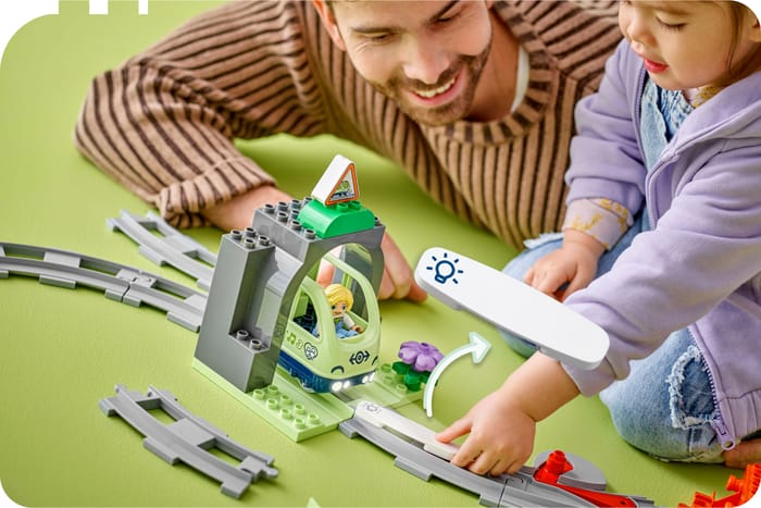 Everything you need to know about LEGO® DUPLO® trains | LEGO.com CN