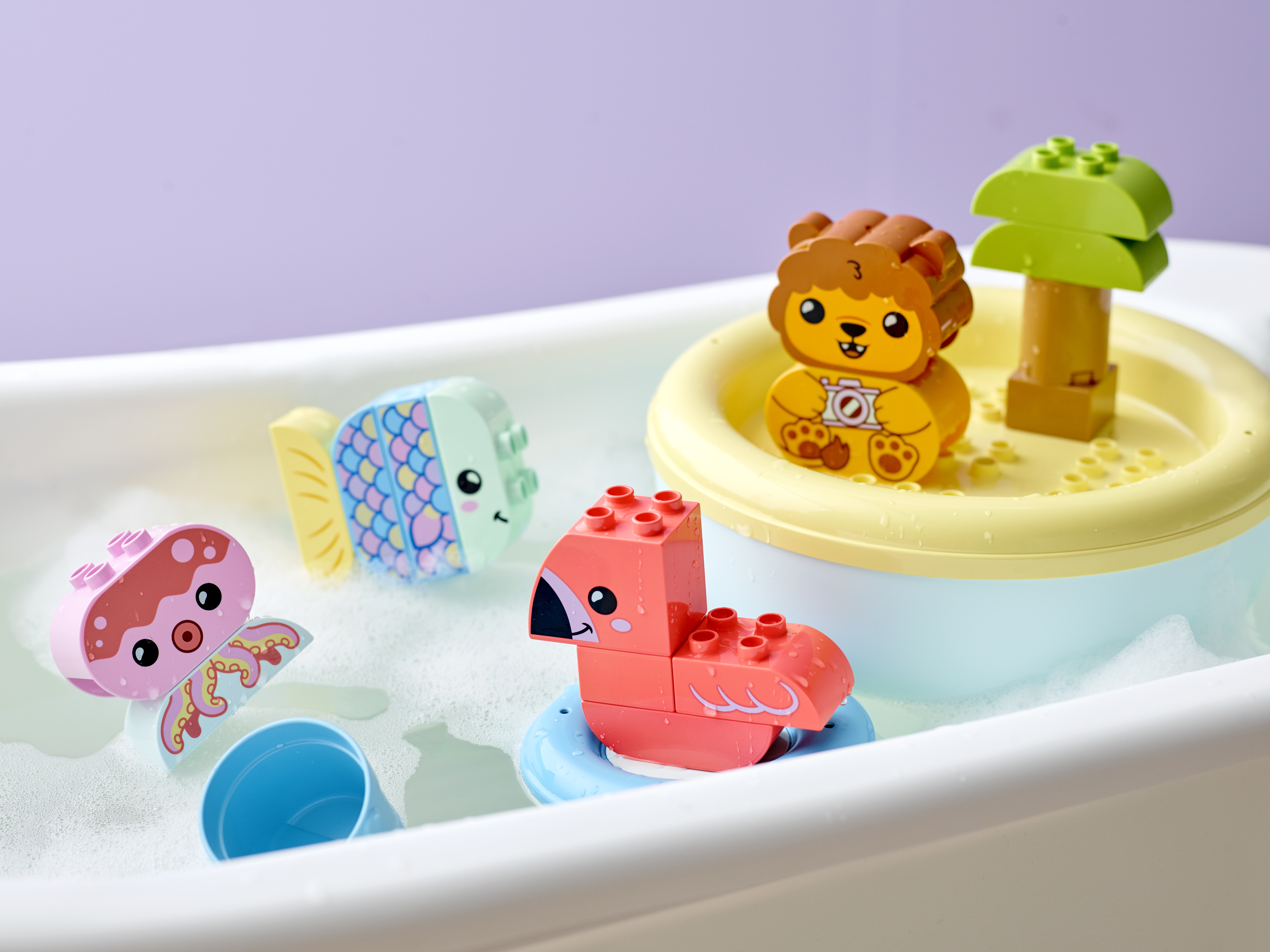 Why do toddlers enjoy baths? | Official LEGO® Shop PL