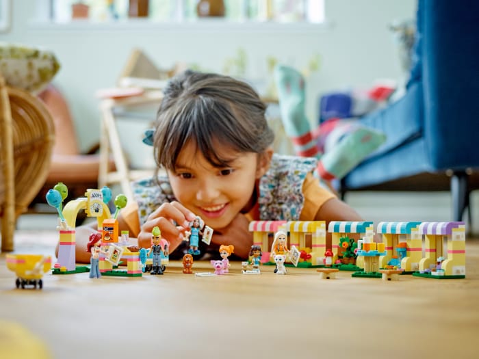 LEGO® Friends Pet Adoption Day