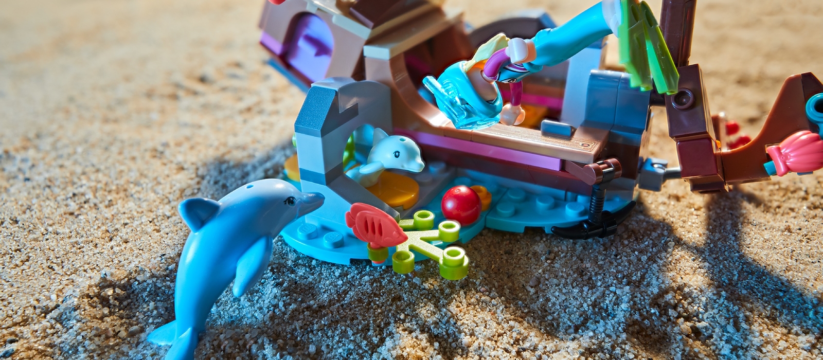 Dolphins Rescue Mission 41378 | Friends | Buy online at the Official ...