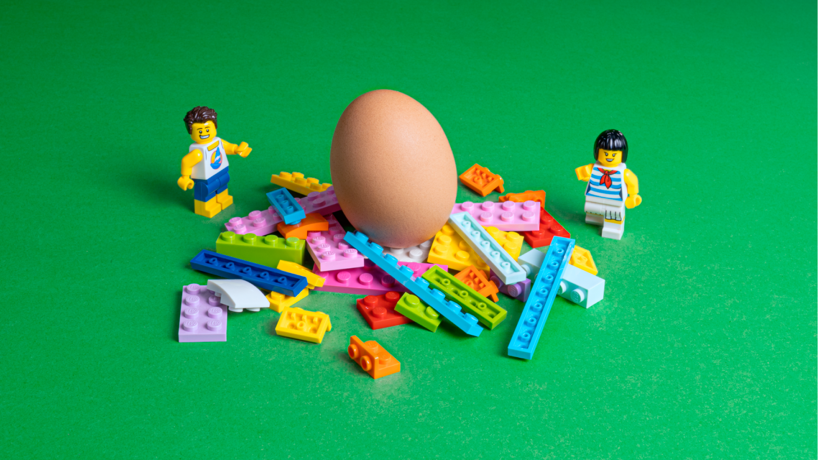 Egg-and-spoon race with LEGO® bricks | Official LEGO® Shop US