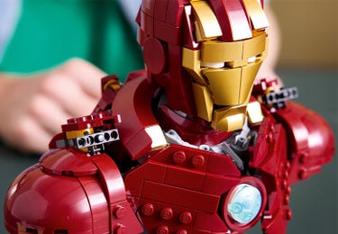 lego marvel iron man figure