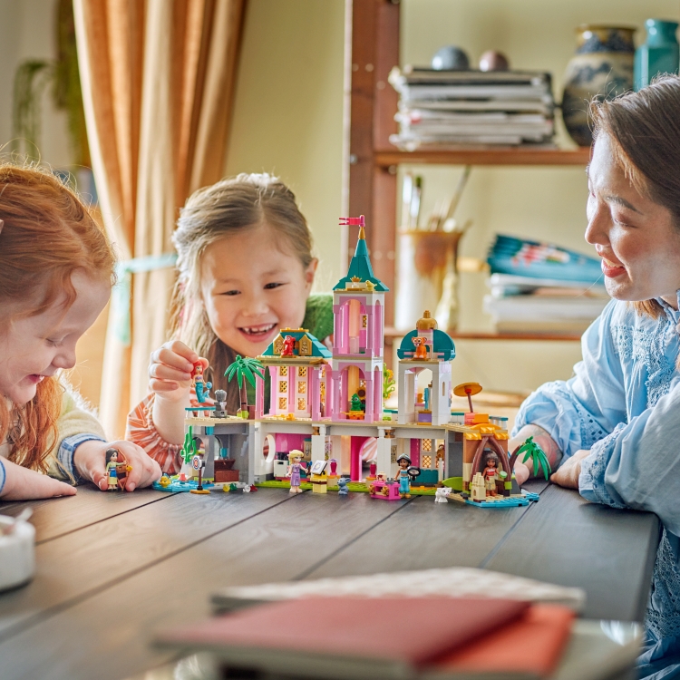 Noi seturi LEGO® | Disney pentru 2025 | LEGO® Shop oficial din RO