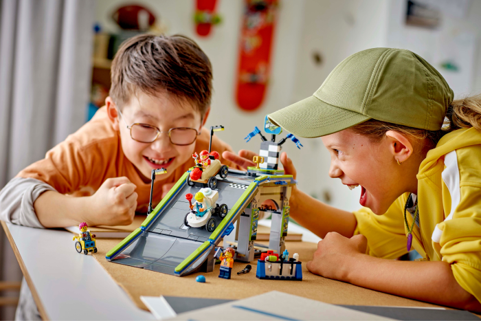 New LEGO® City Sets for 2025 | LEGO.com CN