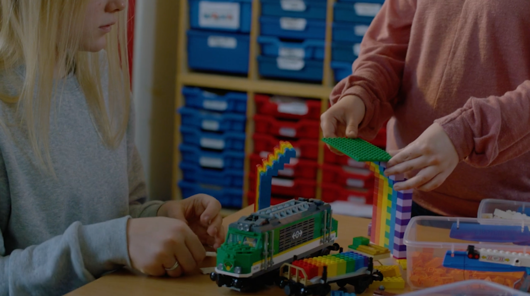 How an autistic child built friendships using LEGO® bricks | Official ...