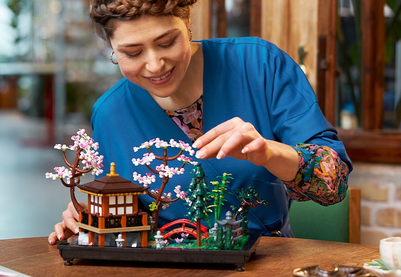 7 Relaxing LEGO® sets to build for adults | Official LEGO® Shop GB