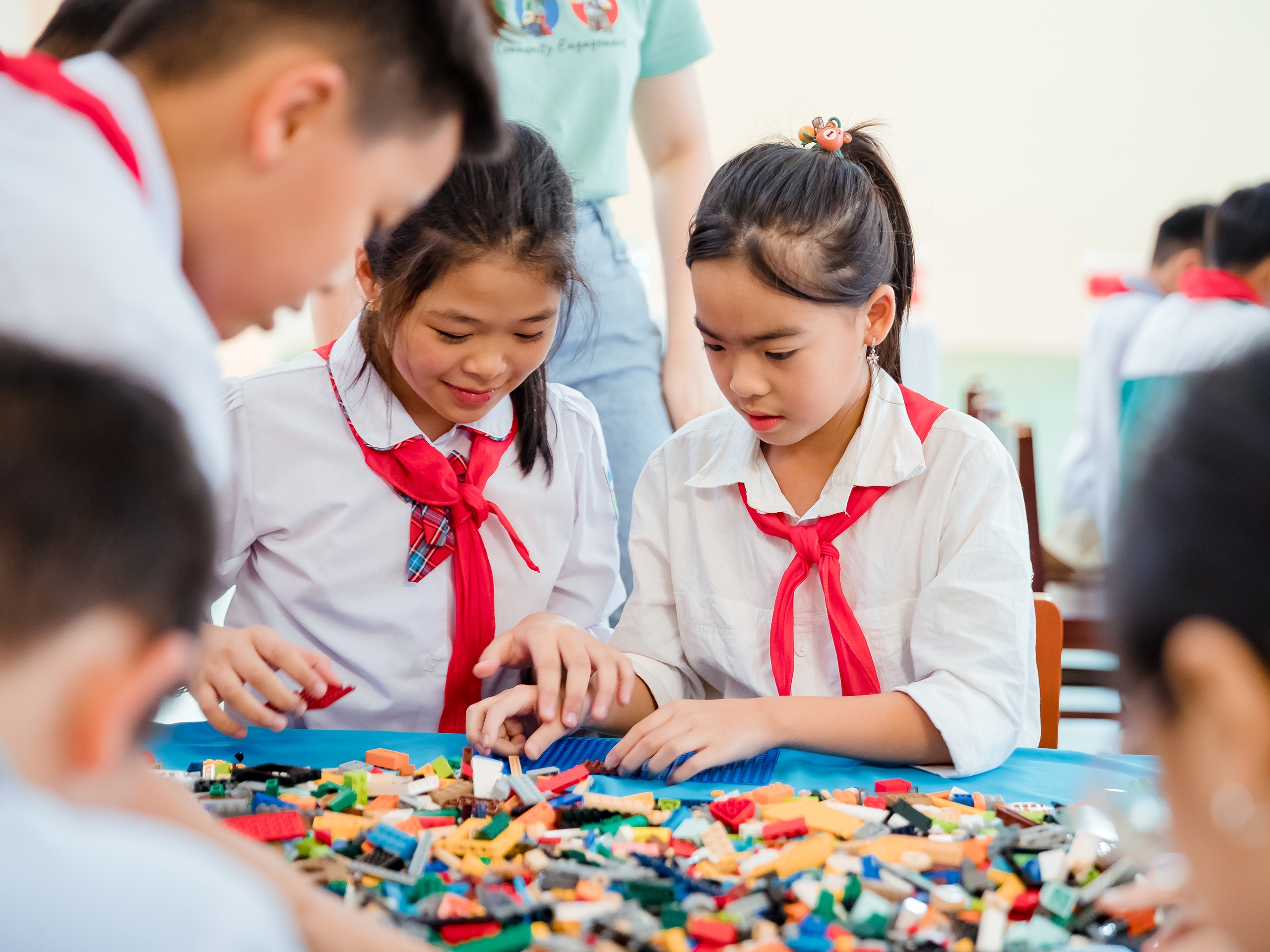 Build the Change#N#- Children#N#- Sustainability#N#- LEGO.com JP